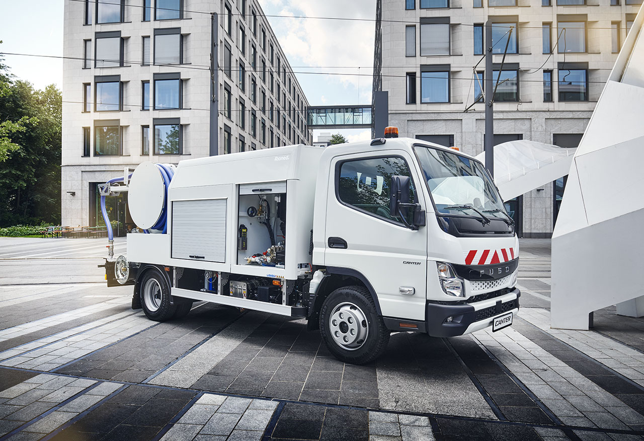 Der FUSO Diesel Canter